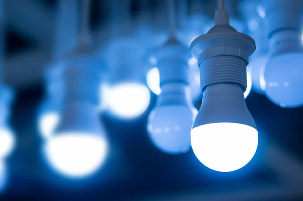 LED vs Traditional Lighting: Cost & Efficiency